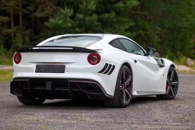 China Voor Ferrari F12 Droog koolstofvezel body kit F12 Opgewaardeerde MSY stijl voor- en achterbumper spoiler hood Te koop