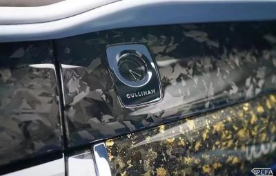 Cina 2018 Cullinan Rolls-Royce Body Kit Fibra di carbonio secca Interni panello centrale in vendita