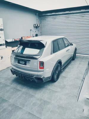 Cina 2018 - 2019 Cullinan Body Kit DW Style Front Lip Diffuser Spoiler Widebody Kit in vendita