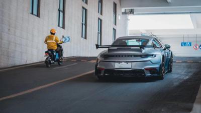 China Voor Porsche 911 992 Carbon Fiber Body Kit 992 Upgraded MIW-stijl voor- en achterbumper spoiler hood Wide-body Kit Te koop