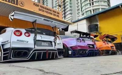 Cina Customized 2022 Nissan Body Kit Front And Rear GTR R35 Car Bumper Covers in vendita