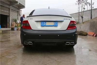 Cina Per Mercedes W204 C63 Body Kit W204 Serie nera aggiornata stile anteriore e posteriore coprifuoco coprifuoco widebody Kit in vendita