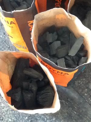 China 550 - 700 Taschen/Kohlen-Aufbauschungs-Anlage der Stunden-Holzkohlen-Verpackungsmaschine-3.8KW zu verkaufen