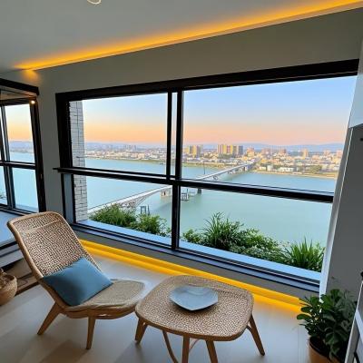 중국 SKATE 소공간을 위한 조용한 작동을 위한 부드럽게 열리는 알루미늄 슬라이딩 창 판매용