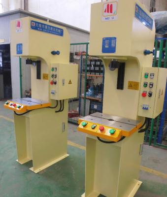 China Sistema de servo de aço da máquina da imprensa hidráulica do quadro de 2.5T C para o conjunto à venda