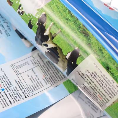 Cina Imballaggio alimentare a rotoli di pellicola di plastica di alluminio laminata flessibile per latte, spezie, polvere di imballaggio, tè, zucchero, pellicola di sigillamento in vendita