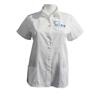Cina 136GSM l'uniforme medica del risvolto del cotone 35% del poliestere 65% sfrega in vendita