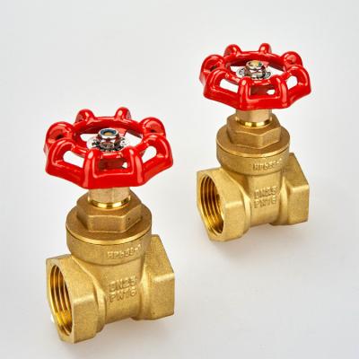 Cina Valvola di porta di ottone a filo femminile manuale con acqua forgiata 200 Wog con ordine minimo di 1 pezzo in vendita