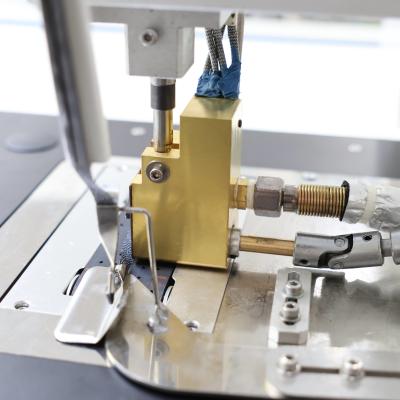 Cina 220V Smart Interlining Iron Fusing Machine per cappotti a doppia faccia in lana in vendita