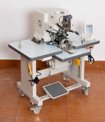 China Single Thread Chain Stitch Button Sewing Machine 1500sti/Min 1.5-6.0mm for sale