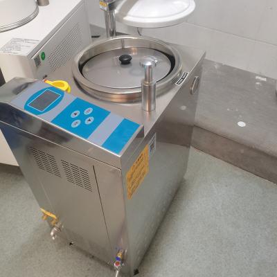 China Internal Steam Cycle Safety Lock Digital Display Vertical Autoclave for sale