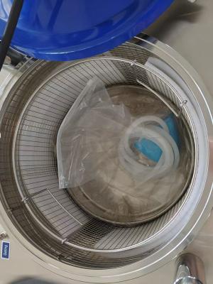 Cina Autoclave verticale a controllo microcomputer con pressione di esercizio di 0,22 MPa e sistema di protezione automatico in vendita