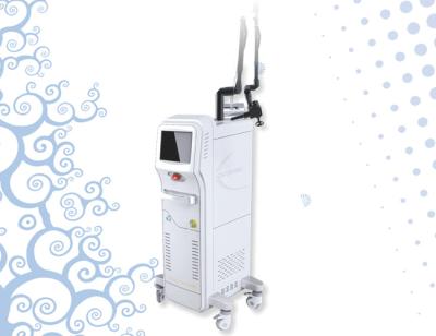 Cina La macchina indolore del laser rf di IPL di rimozione del punto di Sun, cellulite pela il trattamento 60HZ 1 - 40W in vendita