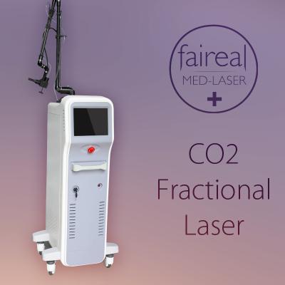 Cina Pelle frazionaria di rimozione della cicatrice del laser di CO2 che stringe la macchina di bellezza in vendita