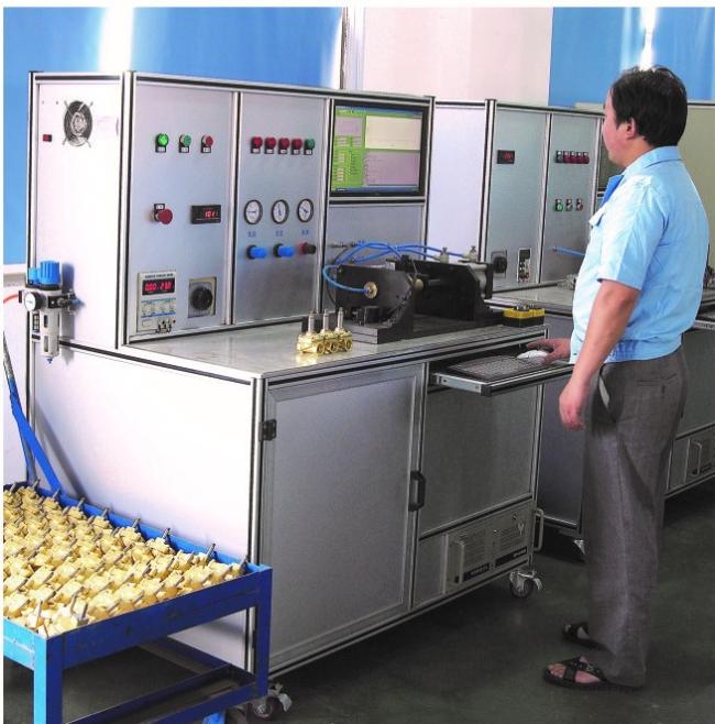 Iron-hand digital control lathe