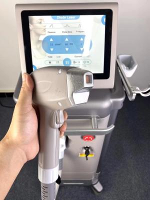 Cina 1.8M Diode Laser macchina 120J/CM2 di depilazione di 808 punti di congelamento in vendita