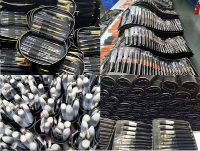 Cina OEM sintetico della spazzola di trucco dei capelli di logo 14 della maniglia di legno su ordinazione dei pc in vendita