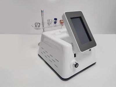 Cina il laser a diodi 980nm inchioda la macchina di rimozione della vena del ragno del fungo in vendita