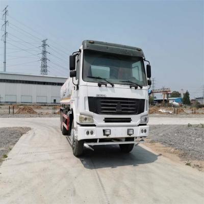 Cina Sino Truck HOWO 6x4 Water Truck 12-16m Area di aspersione 25000kg Peso lordo del veicolo in vendita