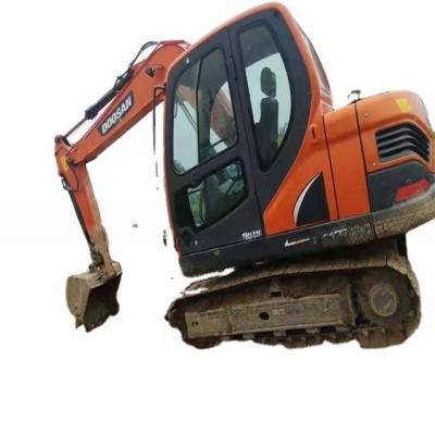 Cina 7TON Peso operativo Doosan DX75 Crawler Escavatore pronto per il lavoro e valvola di origine in vendita