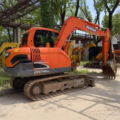 Cina 7TON Peso operativo Doosan DX75 Crawler Escavatore pronto per il lavoro e valvola di origine in vendita
