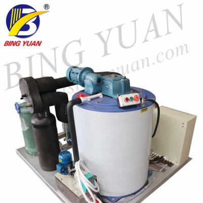Cina Macchina industriale della macchina per ghiaccio del fiocco di 2.8KW 800KG, piccola macchina del ghiaccio del fiocco in vendita