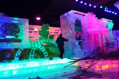 Cina Snow falling machine, indoor snow ice maker, snow falling ice machine in vendita