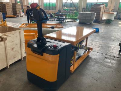 Cina 1500kg elettrico ha alimentato il motore di azionamento orizzontale del camion di pallet con la cima della piattaforma elevatrice in vendita