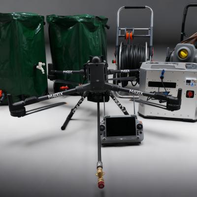 China Long‑Endurance Tethered DJI Matrice 400 Drone for Rooftop Solar Panel & Building Facade Cleaning for sale