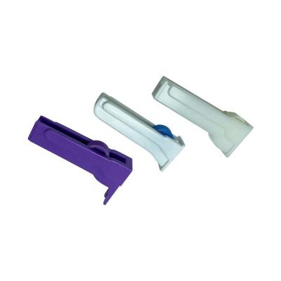 China Disposable Medical Use Roller Clamp Infusion Sets Flow Regulator for sale