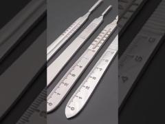 Lame chirurgicale médicale jetable de scalpel d'acier inoxydable de carbone