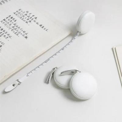 China Promotioneel leer Nieuw gelanceerd Draagbaar leer meetband 60-inch150cm meetband Te koop