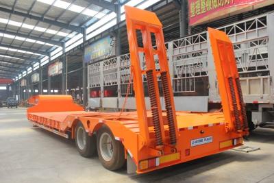 Cina 80-120 tonnellate di carico nominale Low Loader Lowboy Truck Trailers per il trasporto di attrezzature in vendita