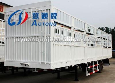 Cina Sistema elettrico 24V 60T 80T Triasse Trasportatore di animali Semirimorchio per il trasporto di bestiame in vendita