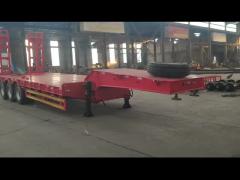 3 assen laagbed vrachtwagen laagbed platbed half-aanhanger voor het vervoer van vracht en graafmachine