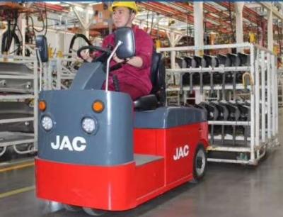 China Industrial Electric Tow Tractor Compact Structure 3000 Kg Loading Capacity for sale