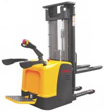 China CDDR15 1.5 Ton Electric Stacker Truck Riding Type 2.5m - 5.6m Lift Height for sale