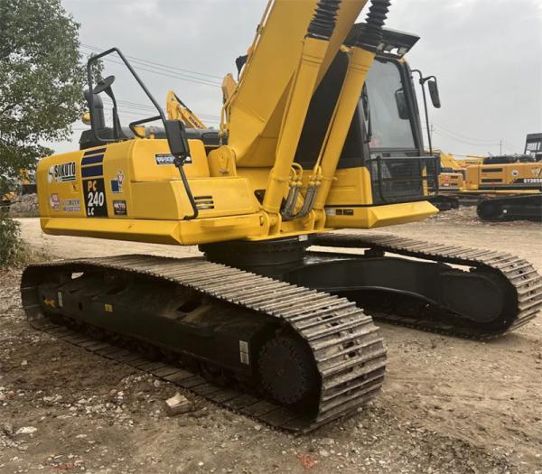 Quality 37500KG Second Hand Excavator Customized Used Excavator Digger for sale