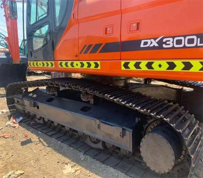 China Excavadora de segunda mão do Doosan DX300LC com motor DE08TIS à venda
