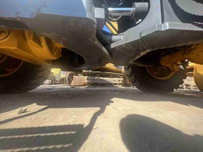 Cina Velocità caricatore di seconda mano con 3.3 M3 Capacità del secchio 38.1 Km/h Velocità massima e 262 CV di potenza in vendita