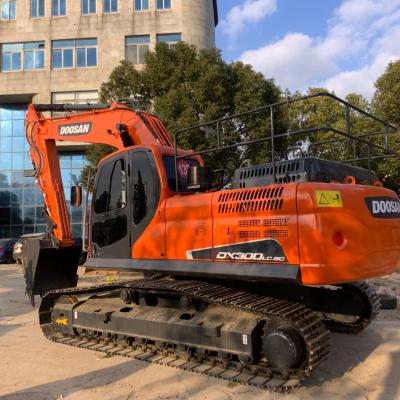 Cina Apparecchiature pesanti usate 30 tonnellate Doosan Dx300lc-9c Grande escavatore in vendita
