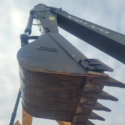 Cina Escavatore cingolato VOLVO EC240 Usato Escavatore originale Volvo da 24 tonnellate Escavatore a prezzo competitivo in buone condizioni in vendita
