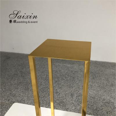 中国 ZT-369 ホットセール 結婚式の装飾のための正方形金属の花スタンド 販売のため