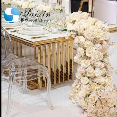 China Wedding Decoration Supplies Custom Color Silk Wedding Floral Table Runner Sweetheart Table Artificial Flowers à venda