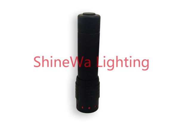 La torcia elettrica di Zoomable più luminosa di 300 lumi/Cree regolabile del fuoco ha condotto la torcia elettrica