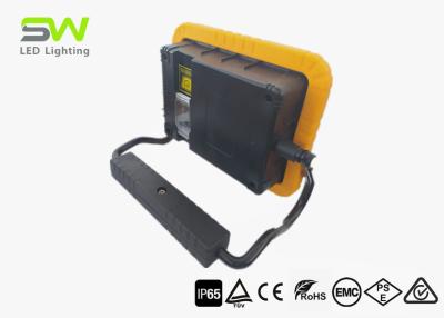China 15W COB 2000 Lumen Led Rechargeable Site Light With Rotating Magnet Stand for sale