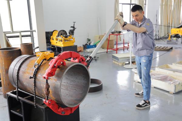 Quality 6mm 8'' Manual Stainless Steel Metal Pipe Cutters Red high efficiency for sale