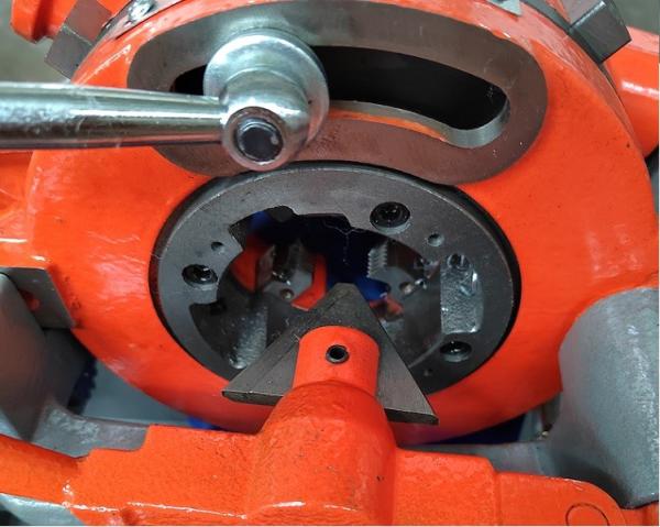 Quality ZT-R2D Universal Electric Pipe Threading Machine 1/2″-2″ Metric Die M8 - M18 for sale