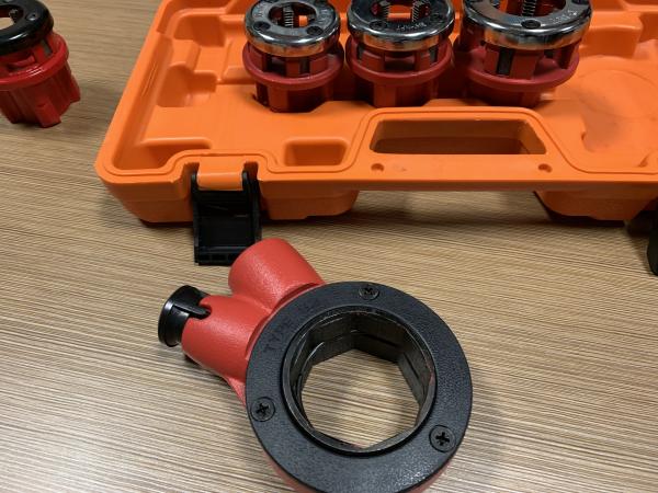 Quality Portable Fully Manual Ratchet Pipe Threader With Several Size for sale