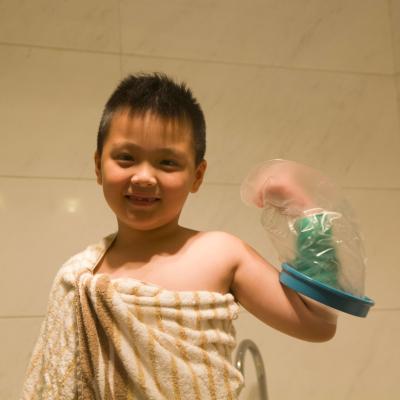 中国 子供の幼児幼児の子供の防水投げられた保護装置の子供の腕500x240x150mm 販売のため
